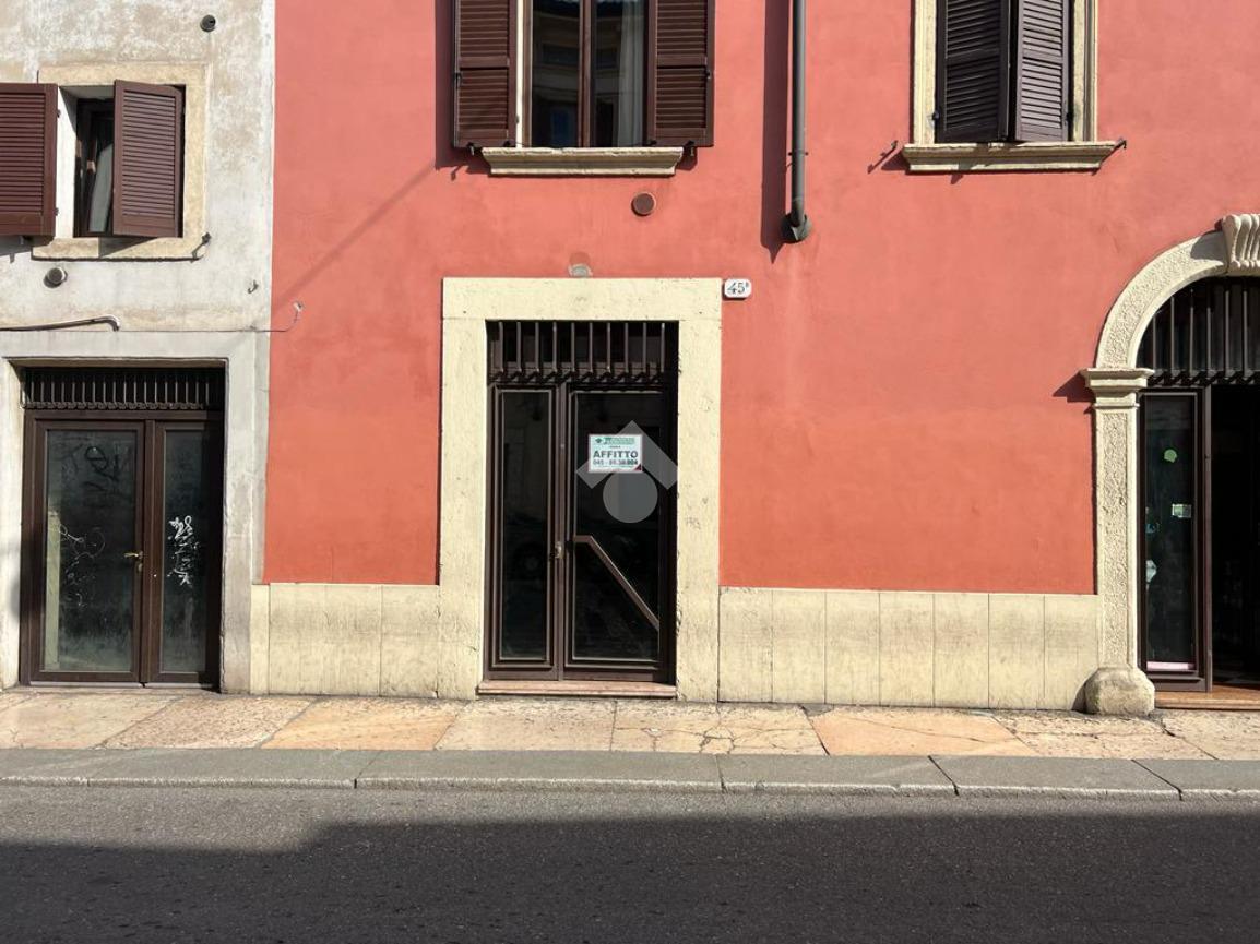 Negozio in affitto a Verona