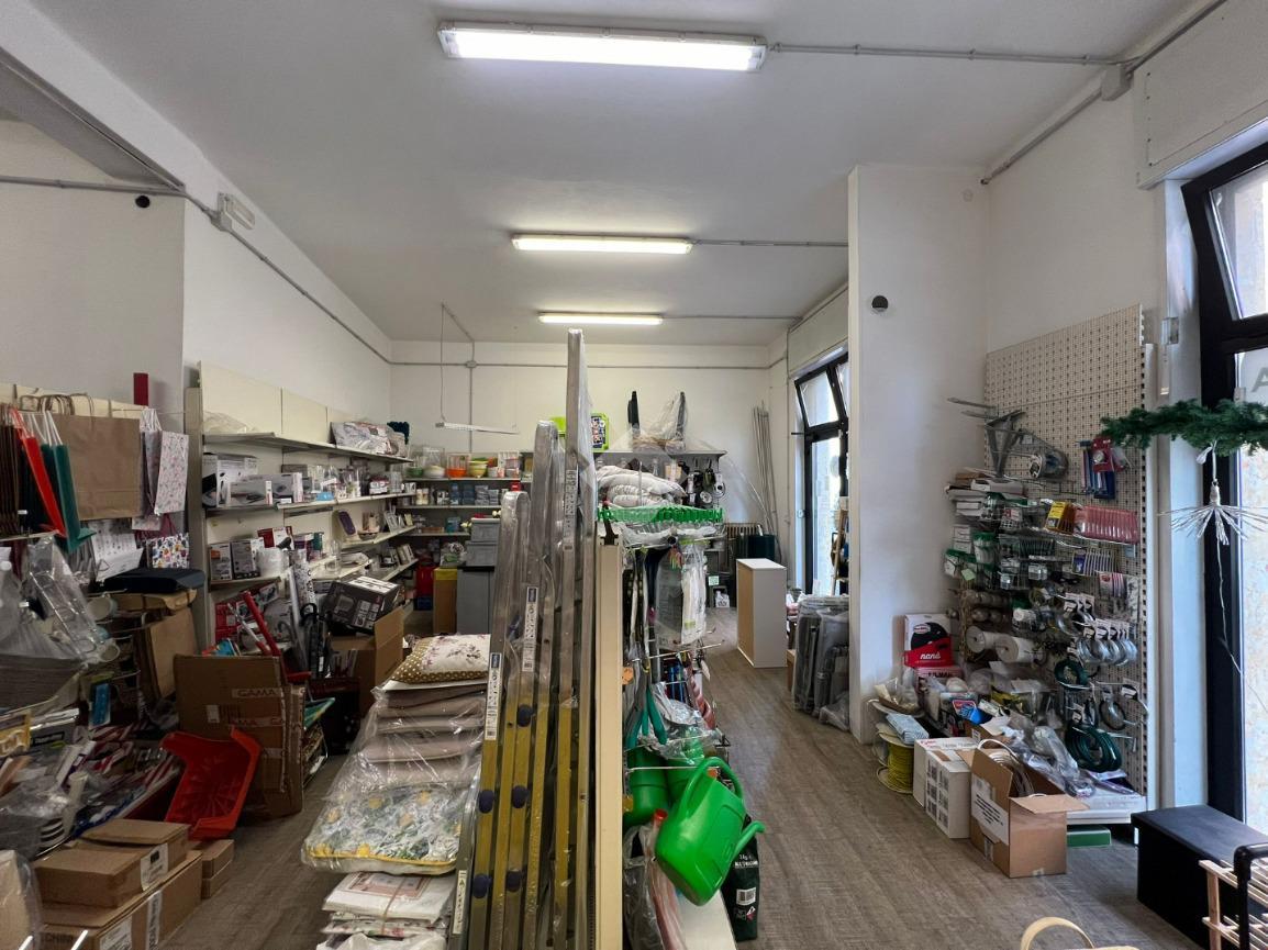 Negozio in affitto a Verona