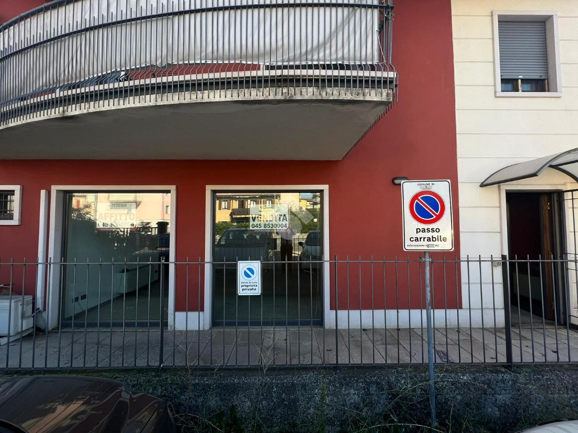 Negozio in affitto a Verona