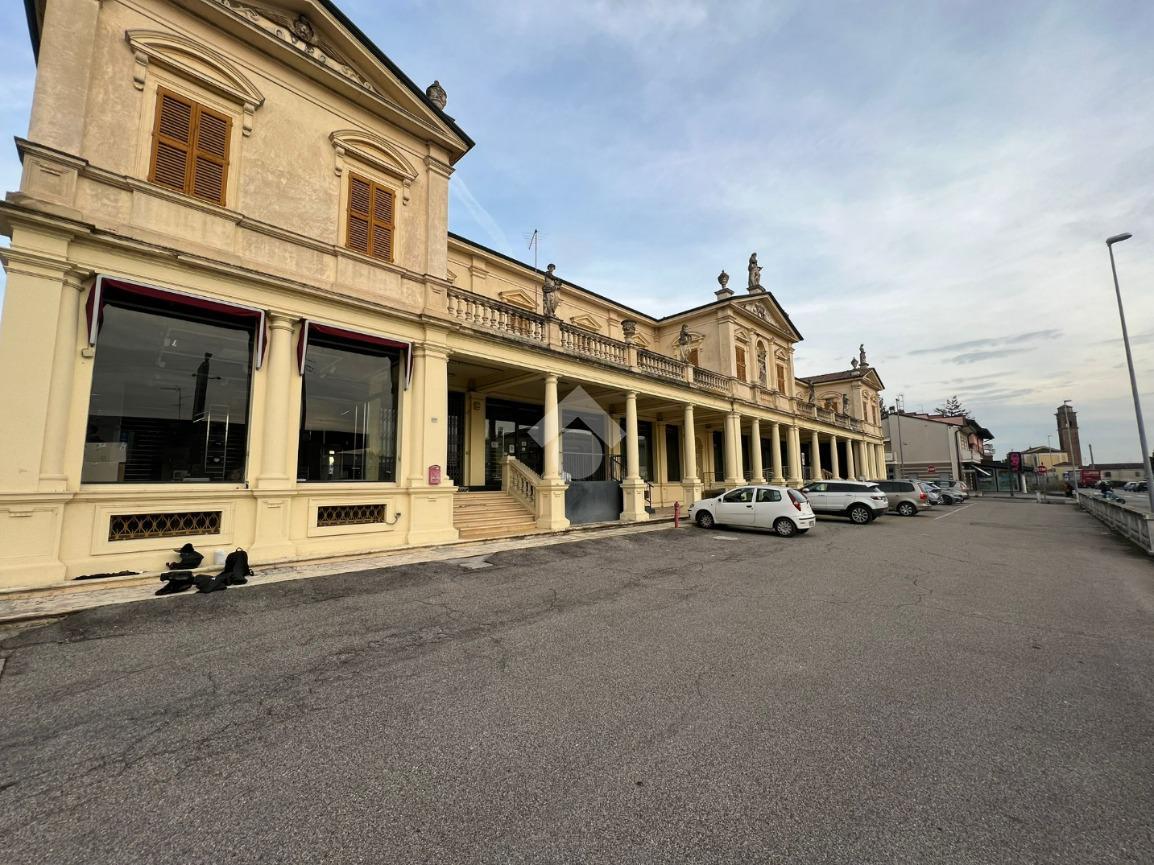 Negozio in affitto a Bovolone