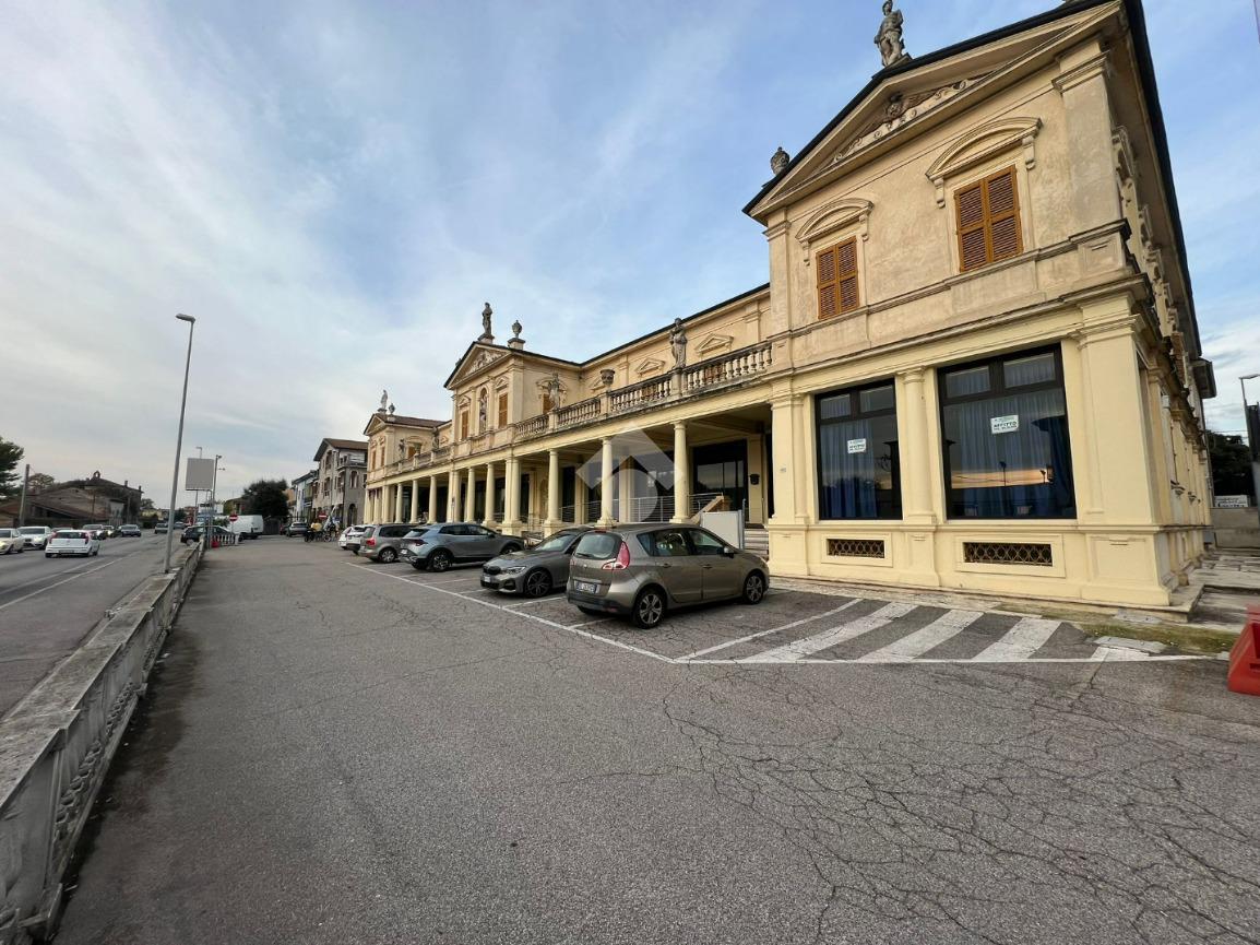 Negozio in affitto a Bovolone