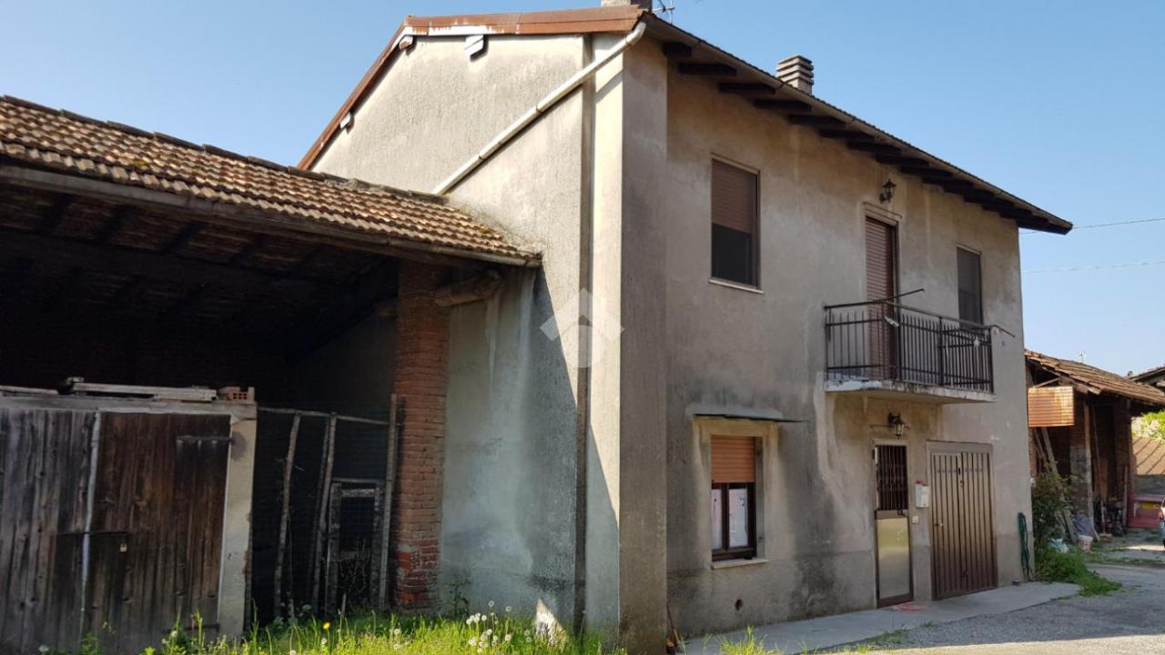 Casa indipendente in vendita a Agrate Conturbia