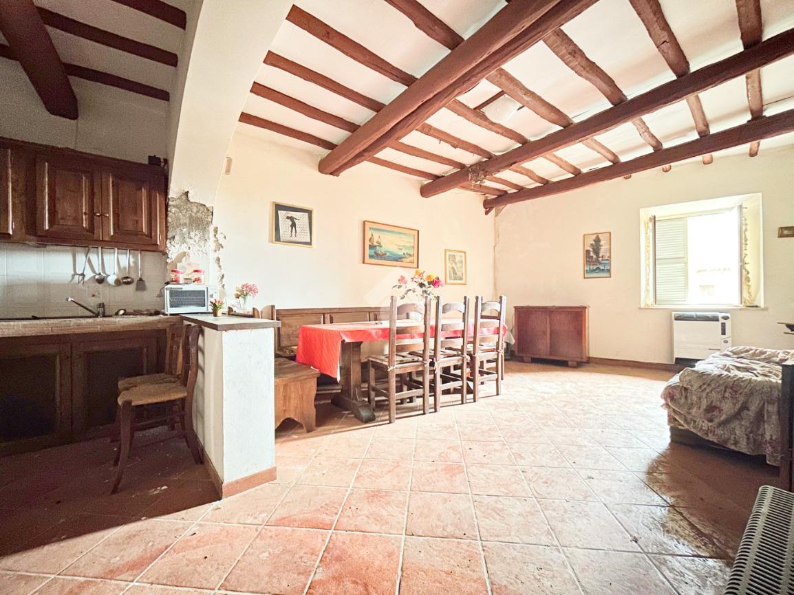 Appartamento in vendita a Caprarola