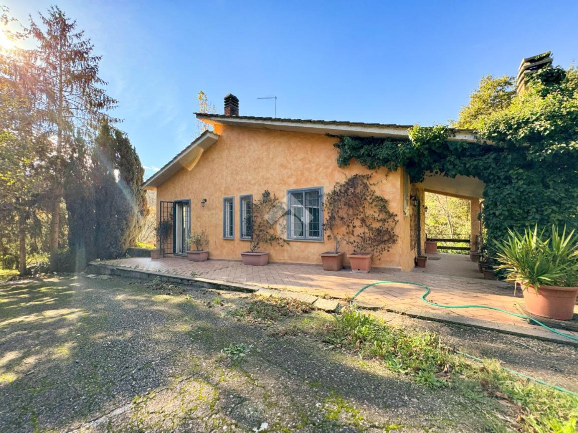 Villa in vendita a Caprarola