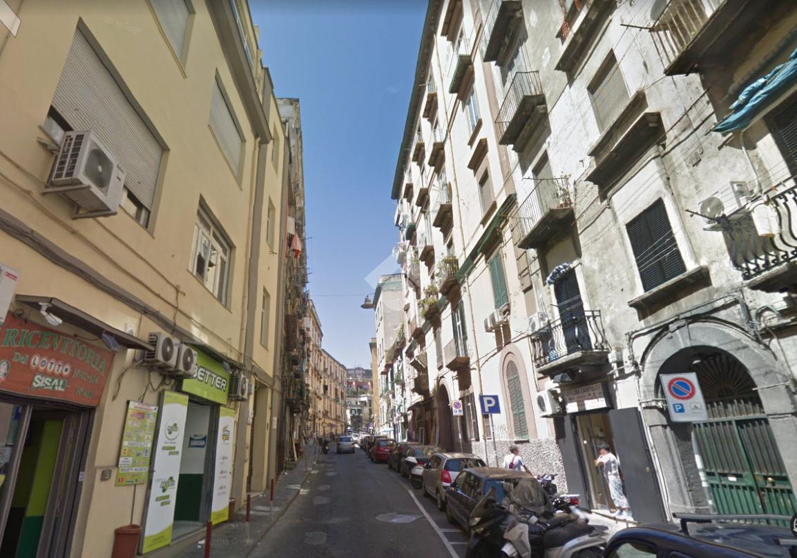 Magazzino in vendita a Napoli