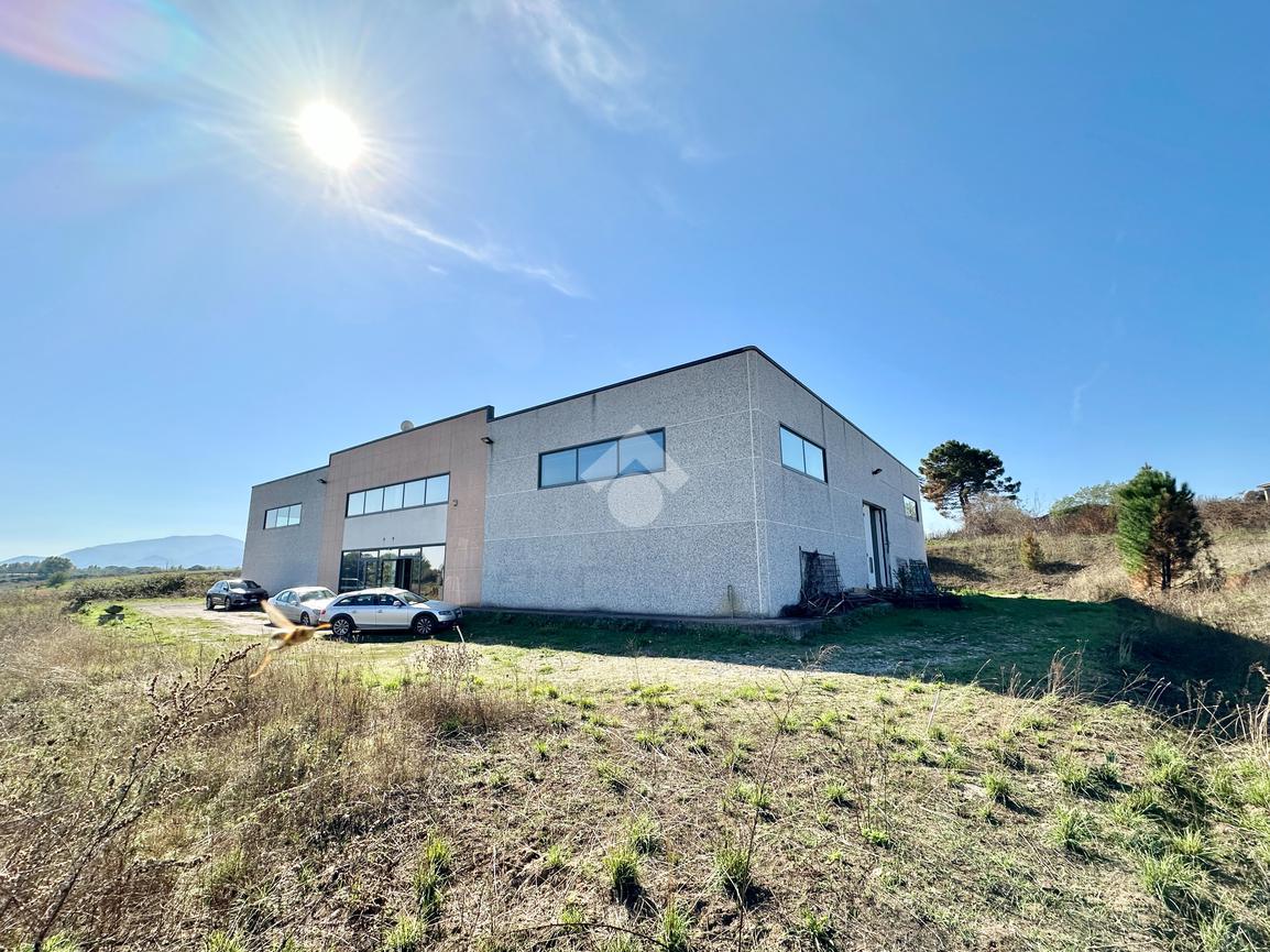 Capannone in vendita a Viterbo