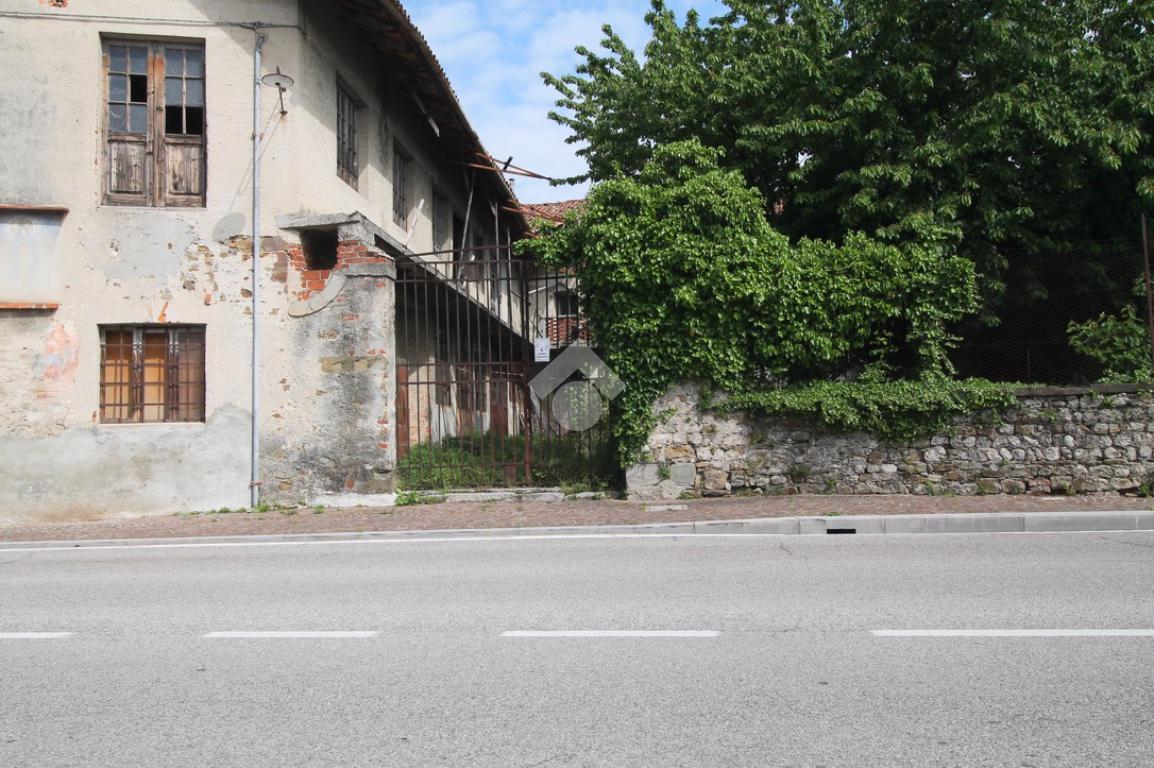 Rustico in vendita a Manzano