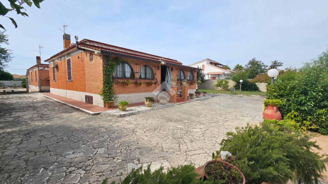 Villa in vendita a Latina
