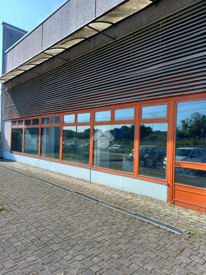 Capannone in vendita a Cesano Maderno