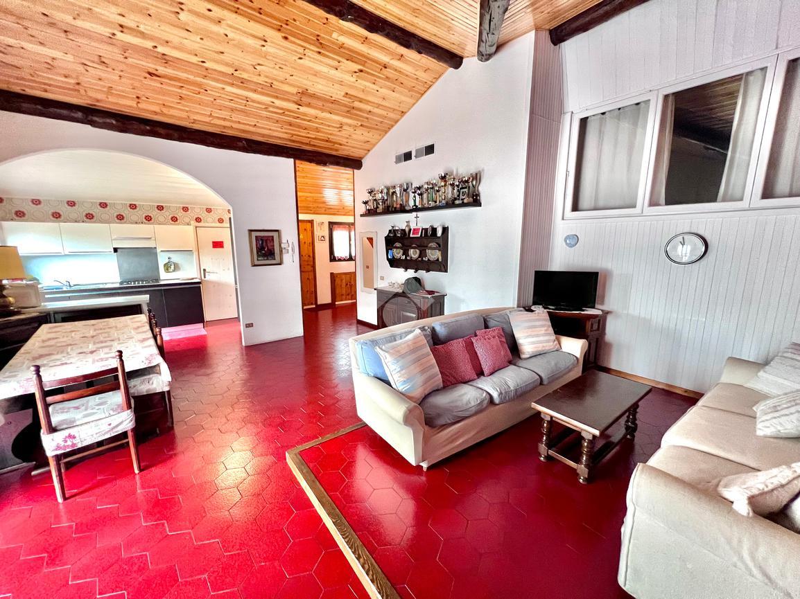 Appartamento in vendita a Castione Della Presolana