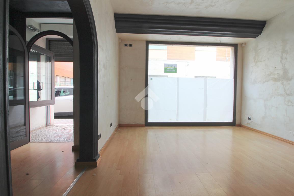 Negozio in vendita a Giulianova