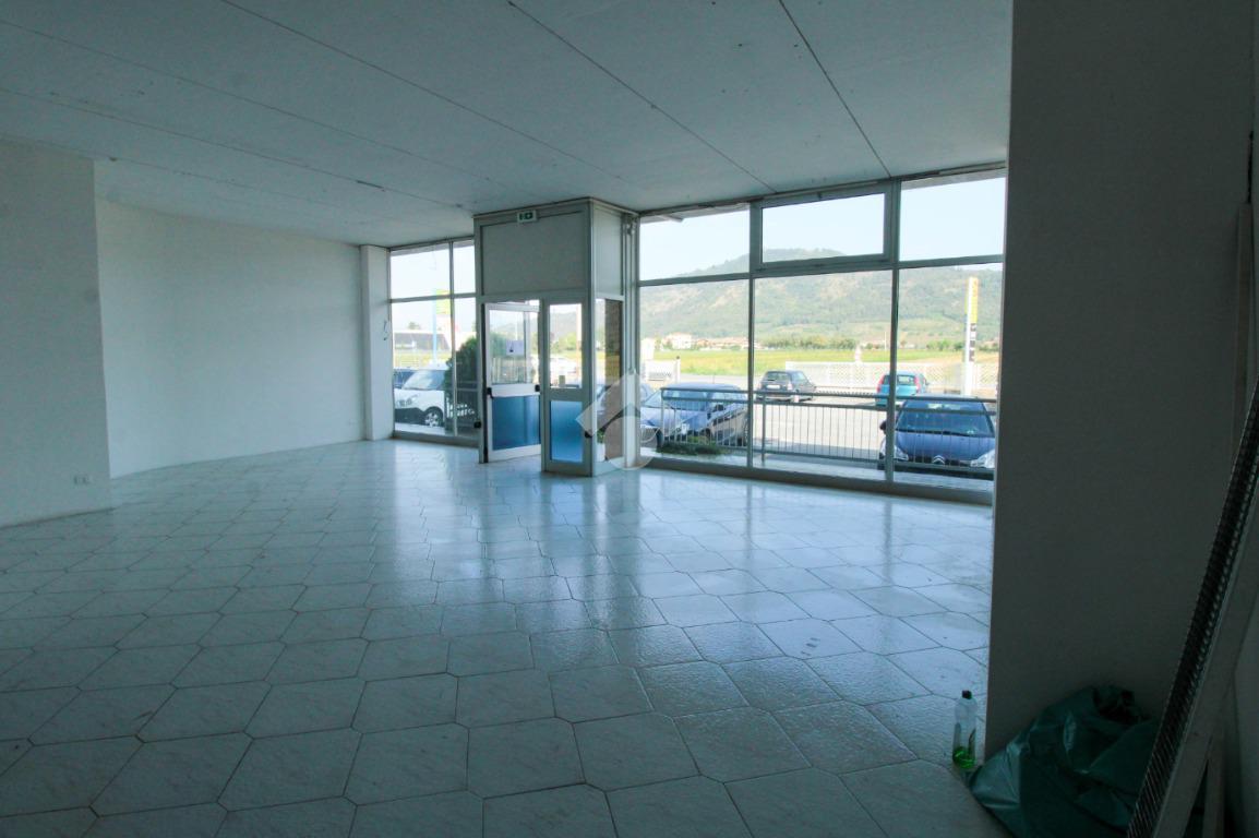 Negozio in affitto a Cologne