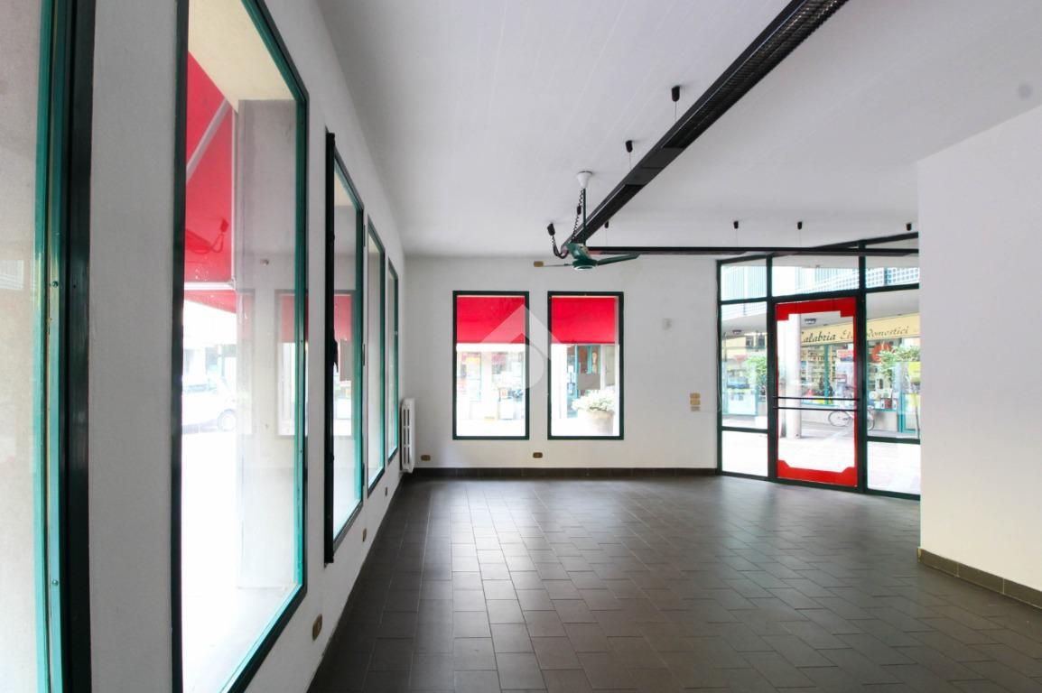 Negozio in vendita a Torbole Casaglia