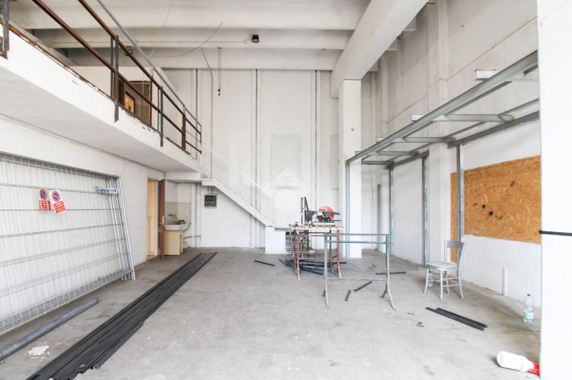 Capannone in vendita a Gussago