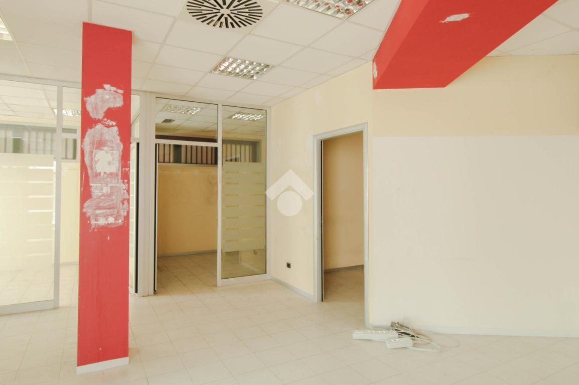 Negozio in vendita a Travagliato