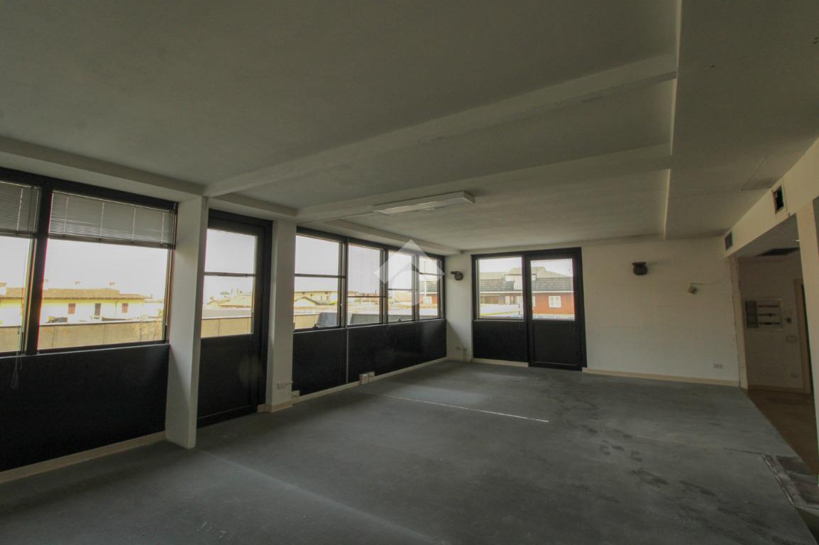 Ufficio in affitto a Rovato