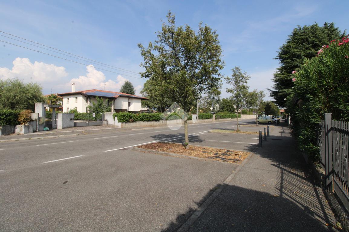 Negozio in vendita a Cazzago San Martino