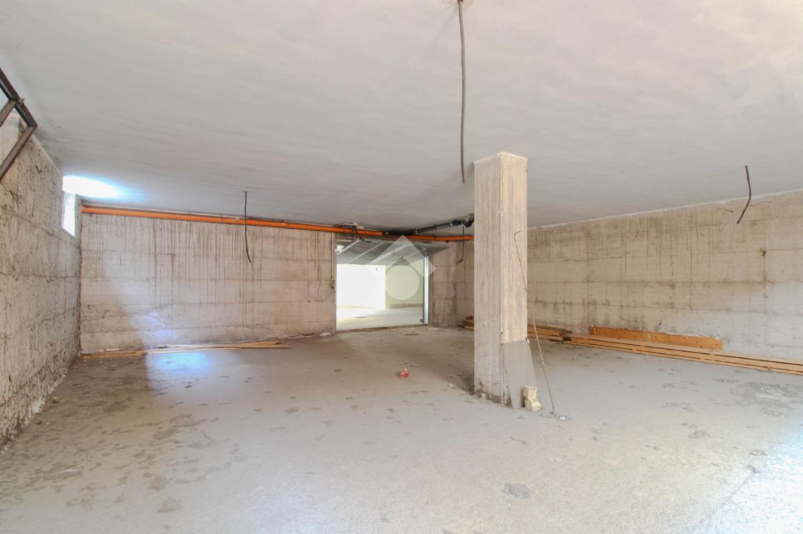 Capannone in vendita a Cologne