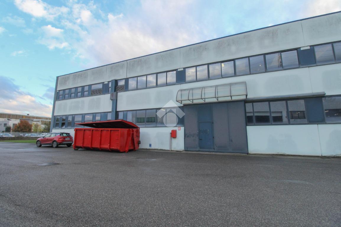 Capannone in vendita a Travagliato