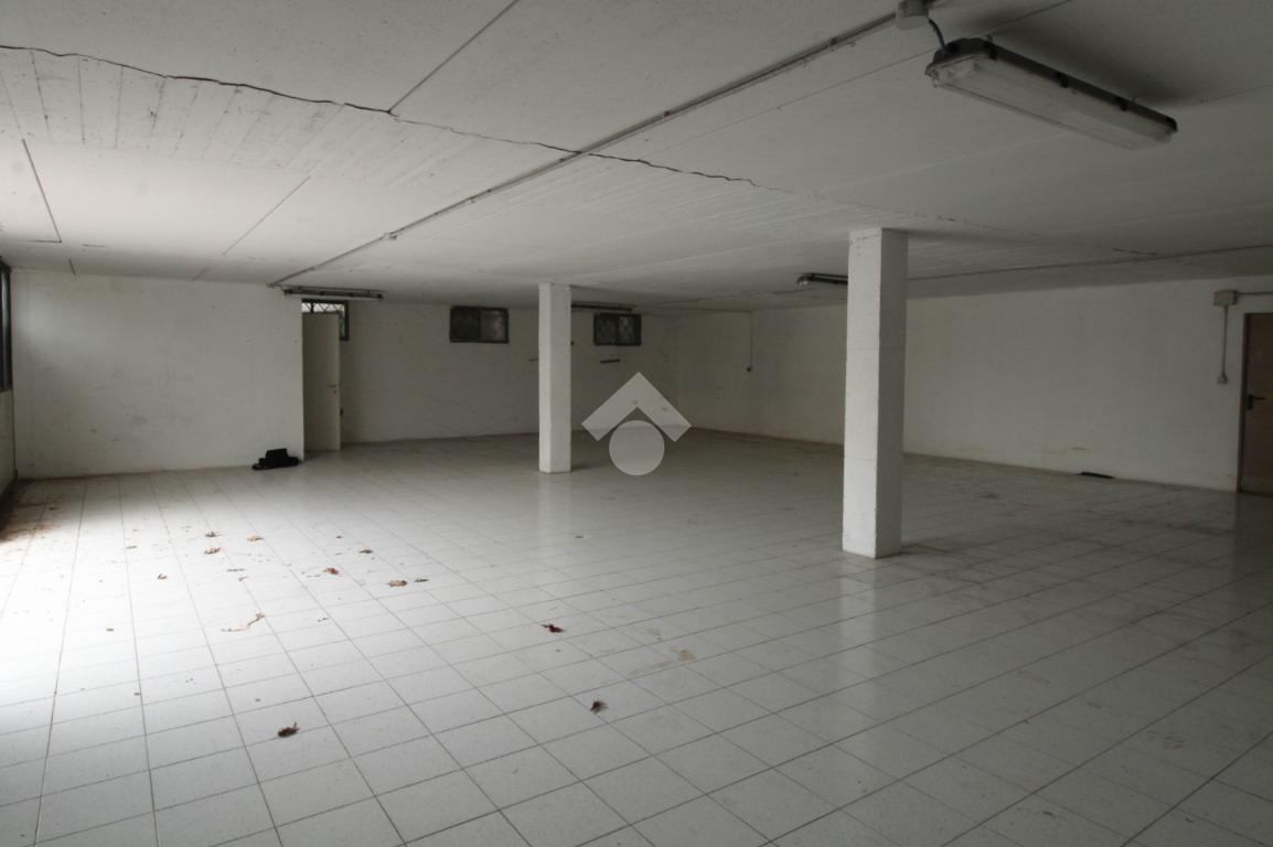 Capannone in vendita a Torbole Casaglia