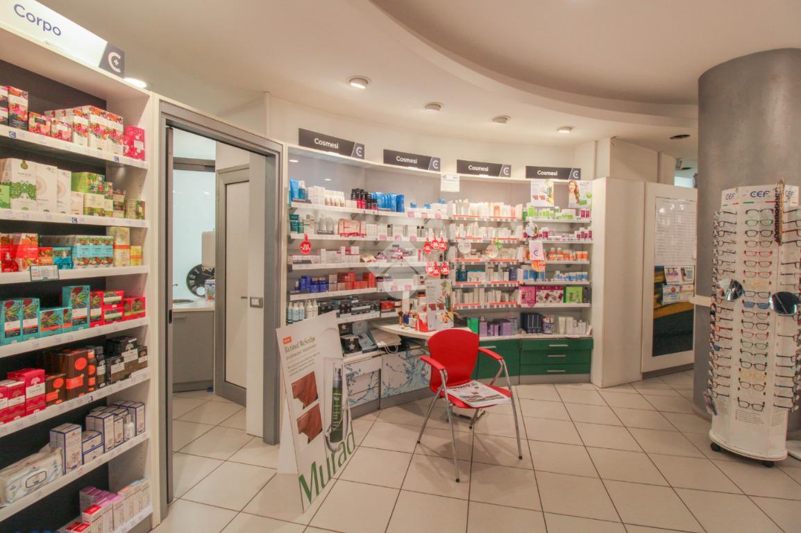 Negozio in vendita a Rovato