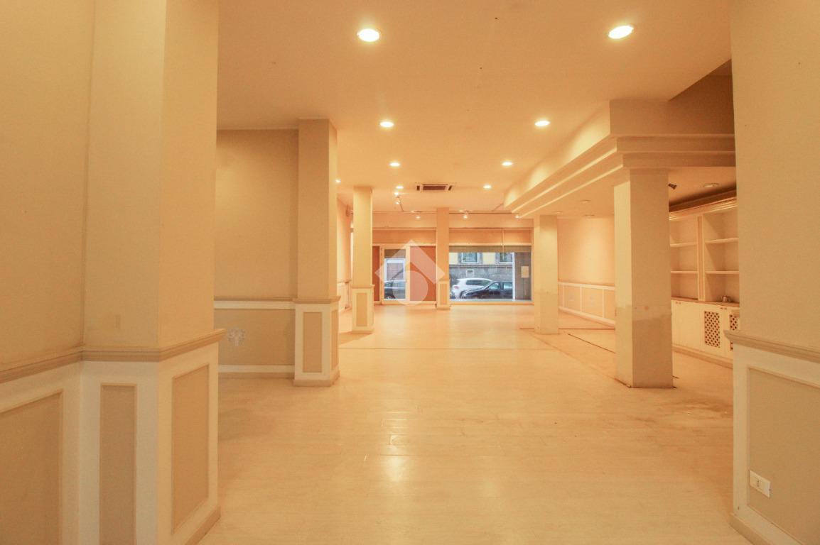 Negozio in affitto a Rovato