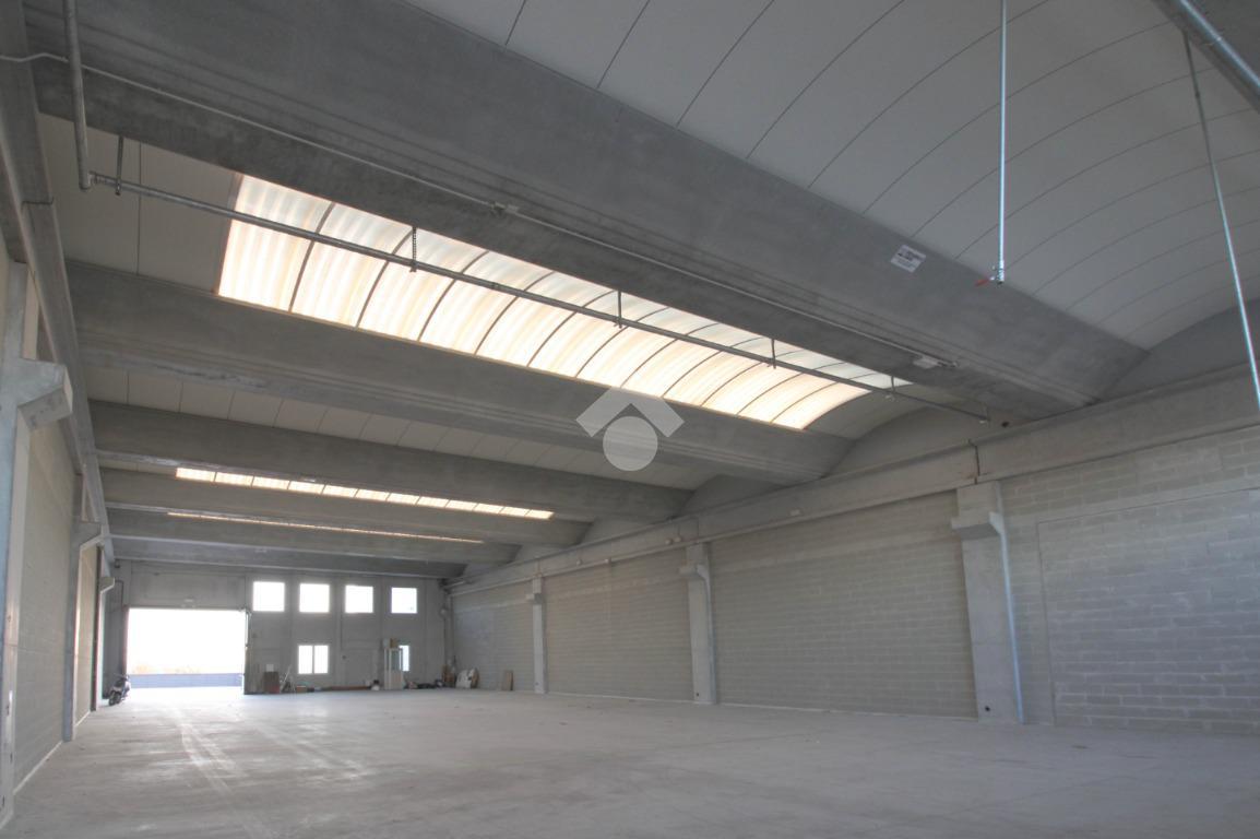 Capannone in vendita a Rovato