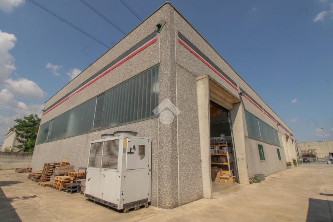 Capannone in vendita a Travagliato