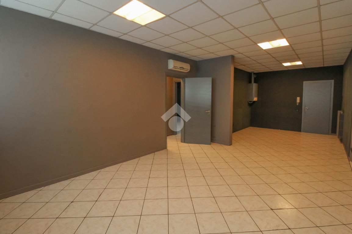 Ufficio in affitto a Rovato