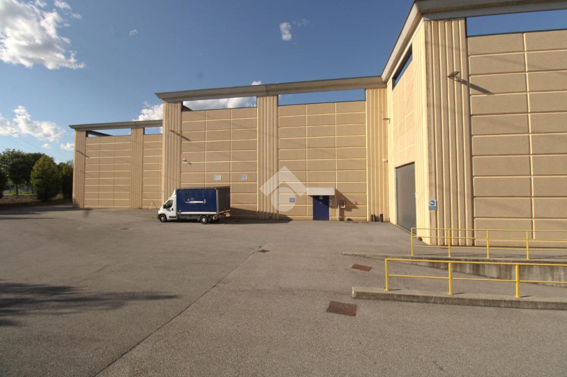 Capannone in vendita a Coccaglio