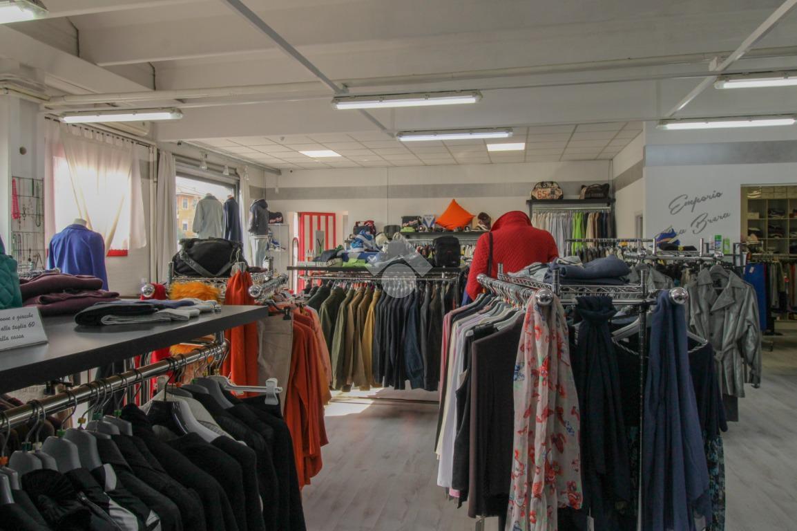 Negozio in affitto a Gussago