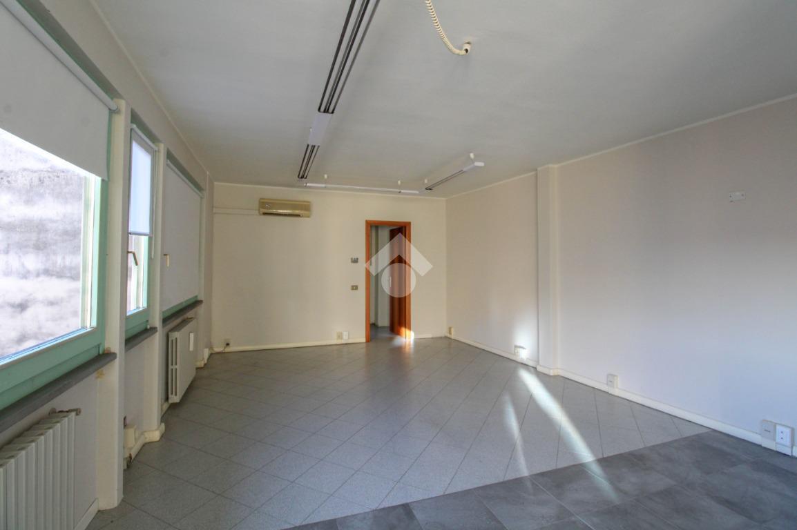 Ufficio in affitto a Rovato