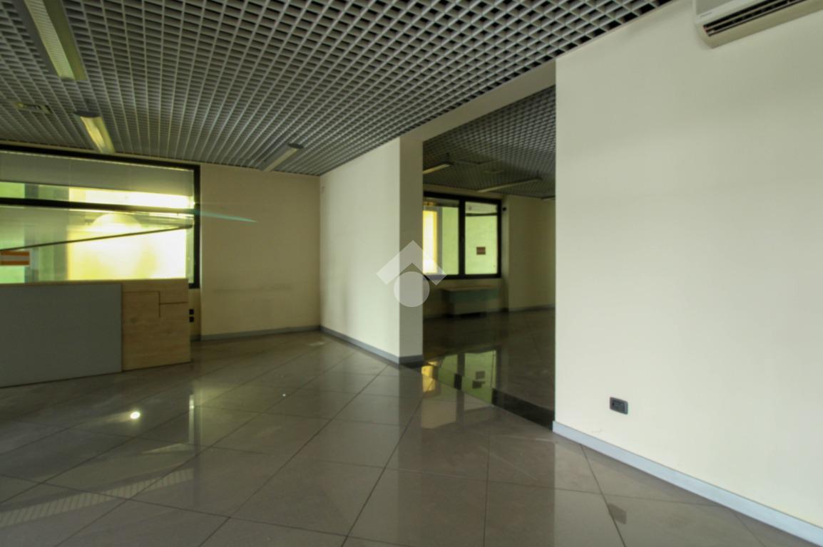 Negozio in affitto a Travagliato