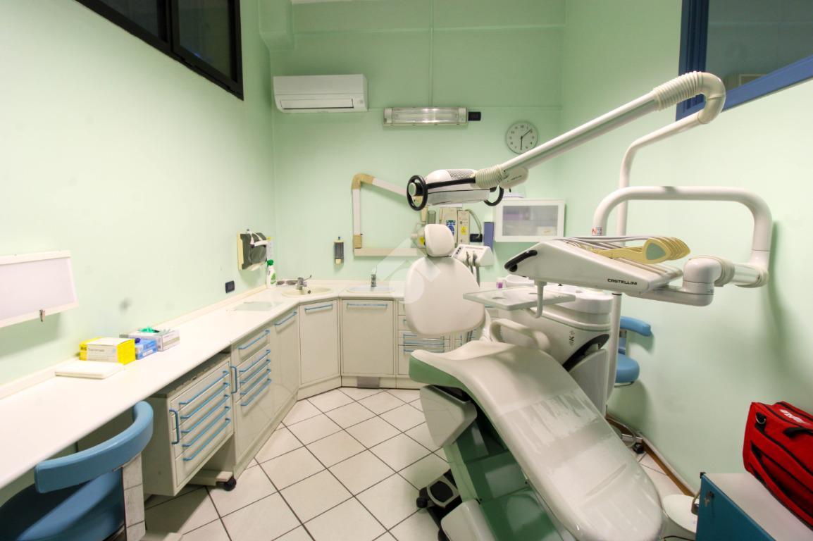 Negozio in affitto a Passirano