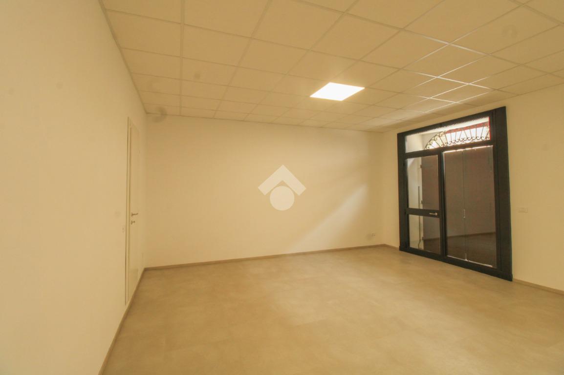 Ufficio in affitto a Rovato