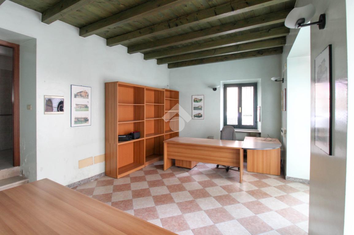 Negozio in vendita a Rovato