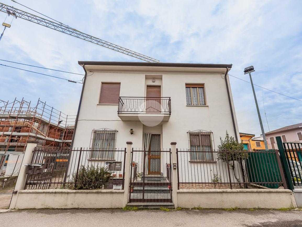 Appartamento in vendita a Villafranca Di Verona