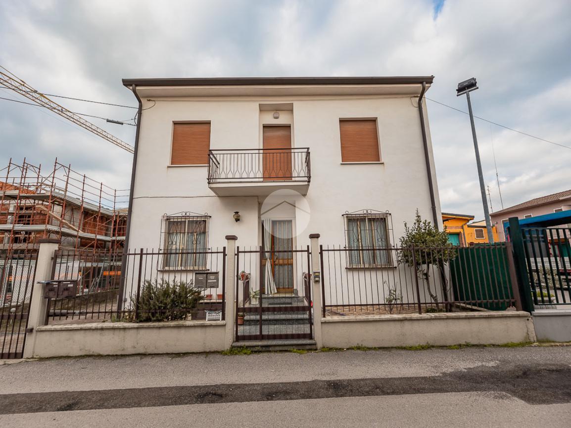 Appartamento in vendita a Villafranca Di Verona