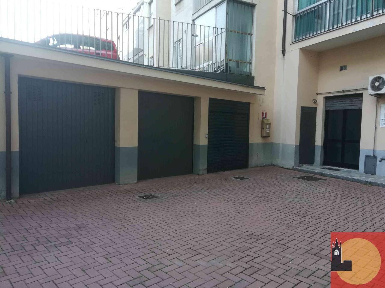 Locale commerciale in affitto a Rivoli