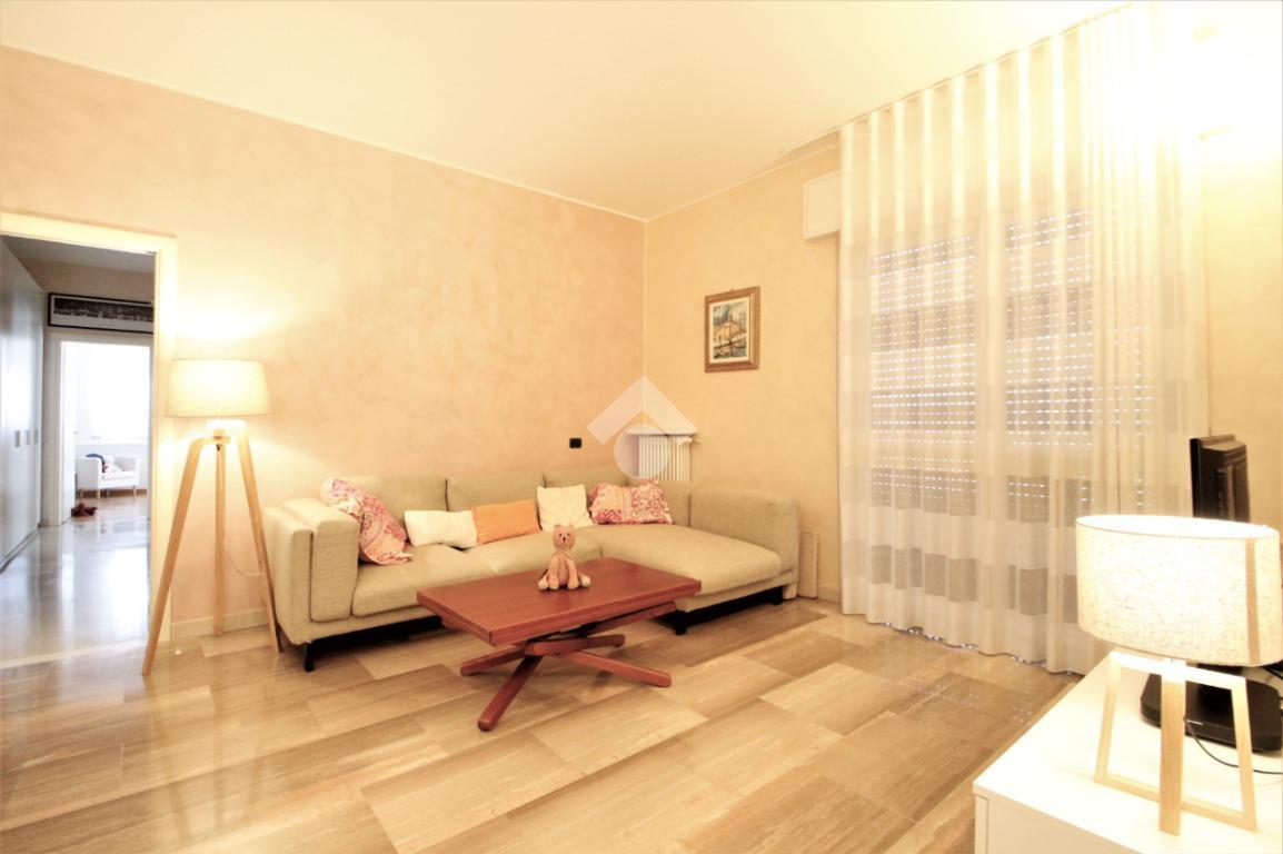 Appartamento in vendita a Garbagnate Milanese