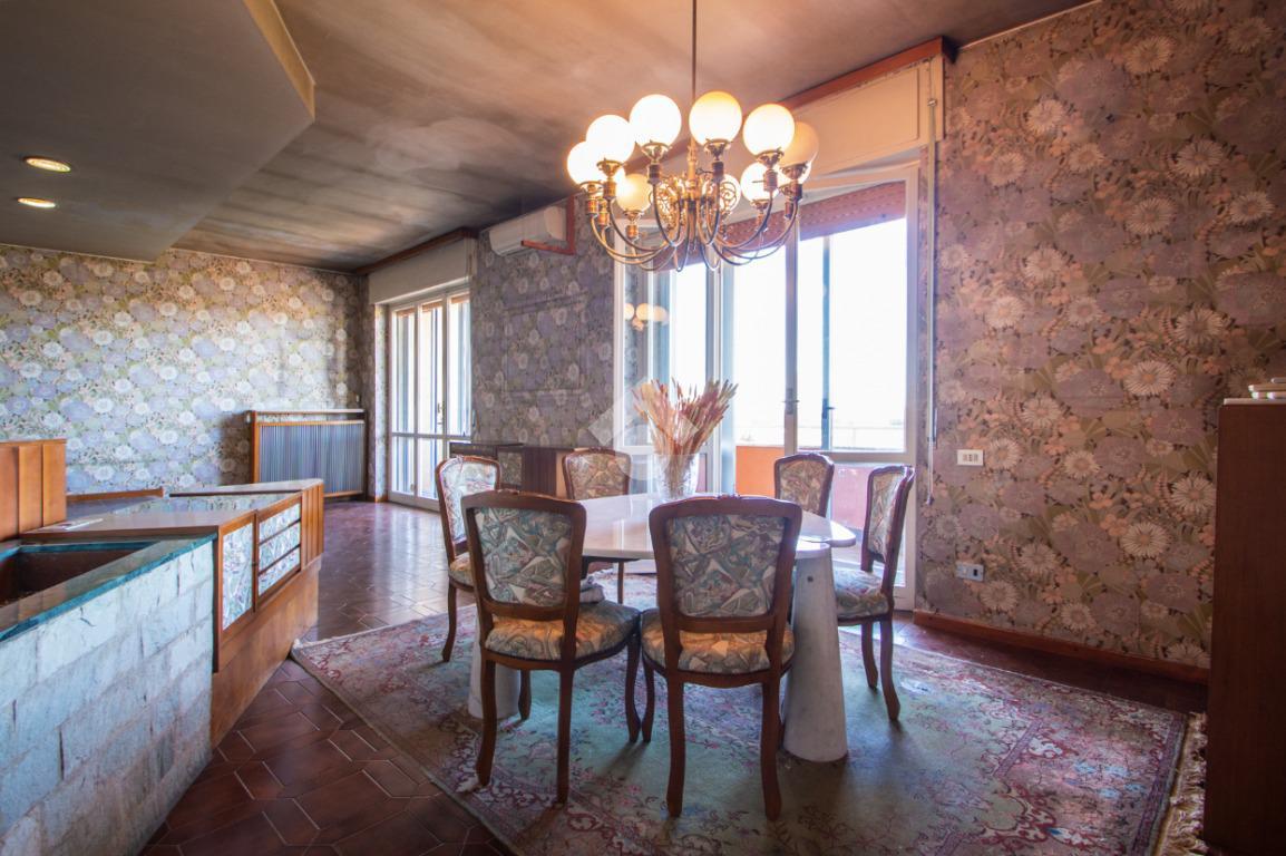 Quadrilocale in Piazza del Santuario 15, Garbagnate Milanese