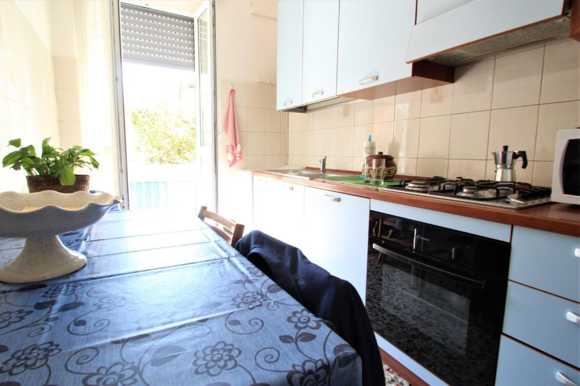 Appartamento in vendita a Garbagnate Milanese