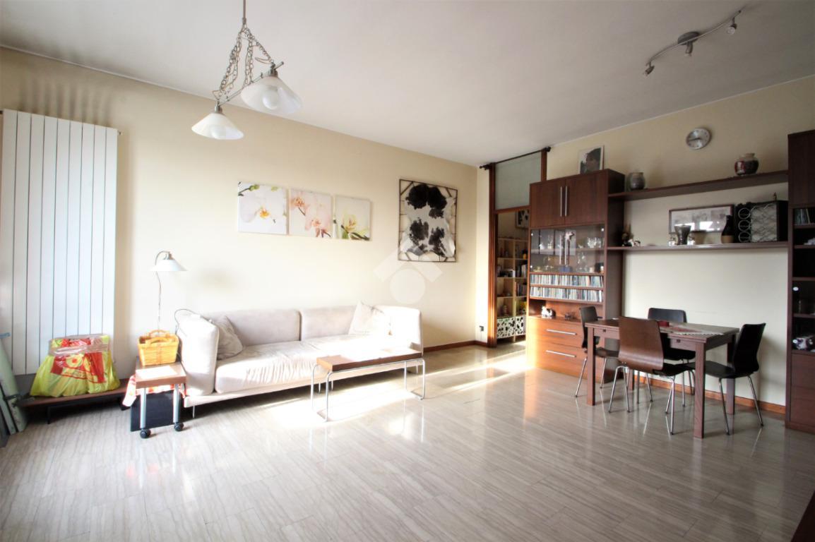 Appartamento in vendita a Garbagnate Milanese