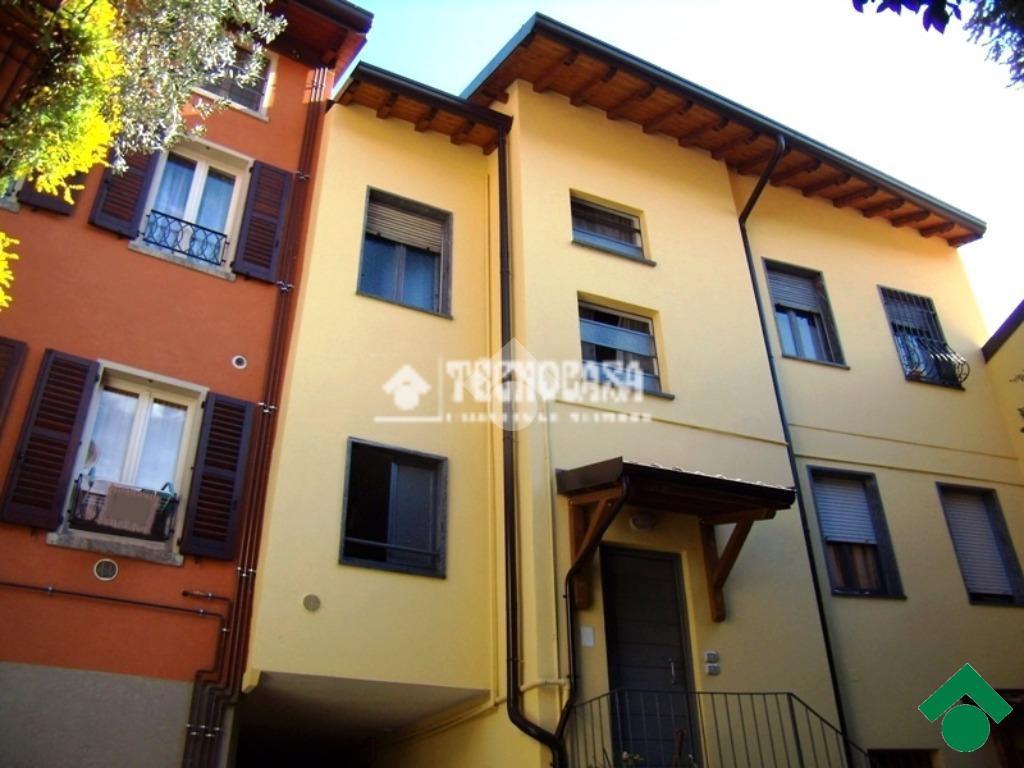 Appartamento in vendita a Canzo