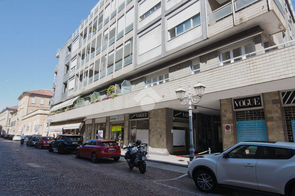 Negozio in affitto a Casale Monferrato