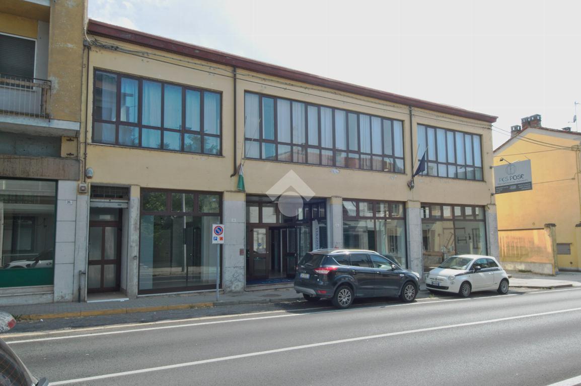 Negozio in vendita a Ozzano Monferrato