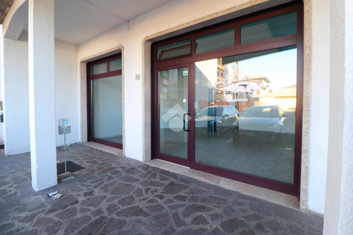 Negozio in affitto a Porto Mantovano