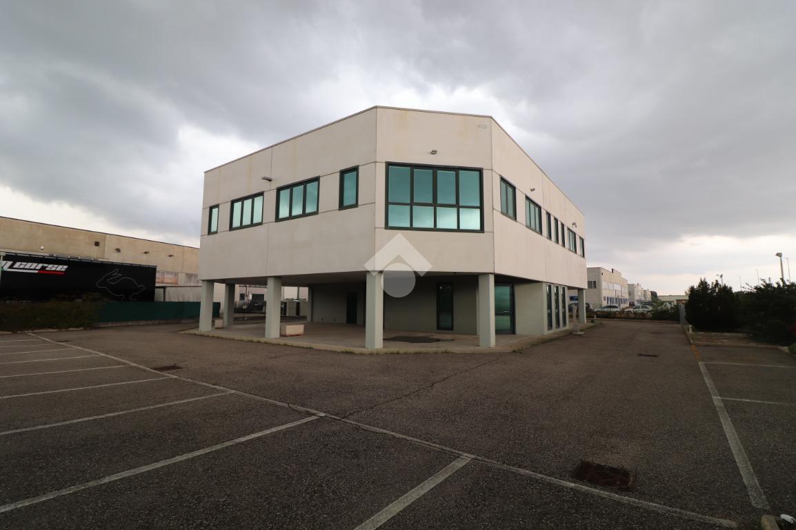Ufficio in vendita a Mantova