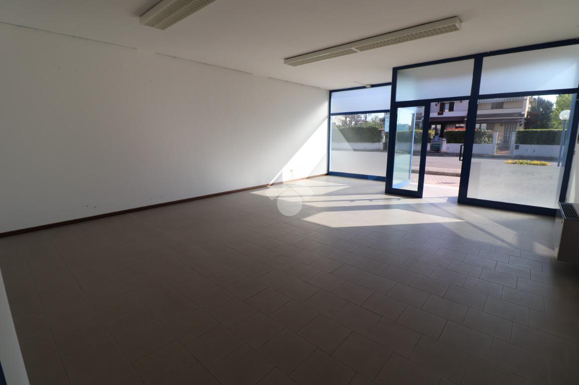 Negozio in affitto a Porto Mantovano