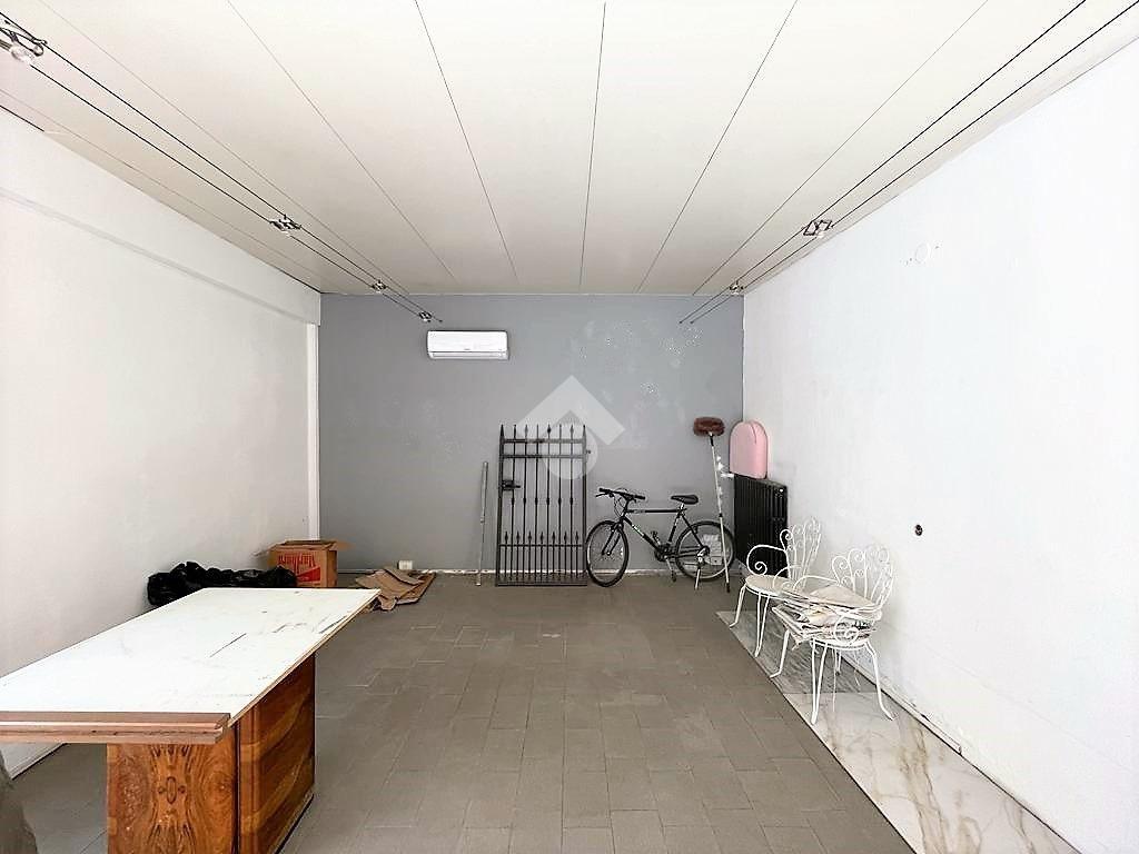 Negozio in affitto a Scandiano